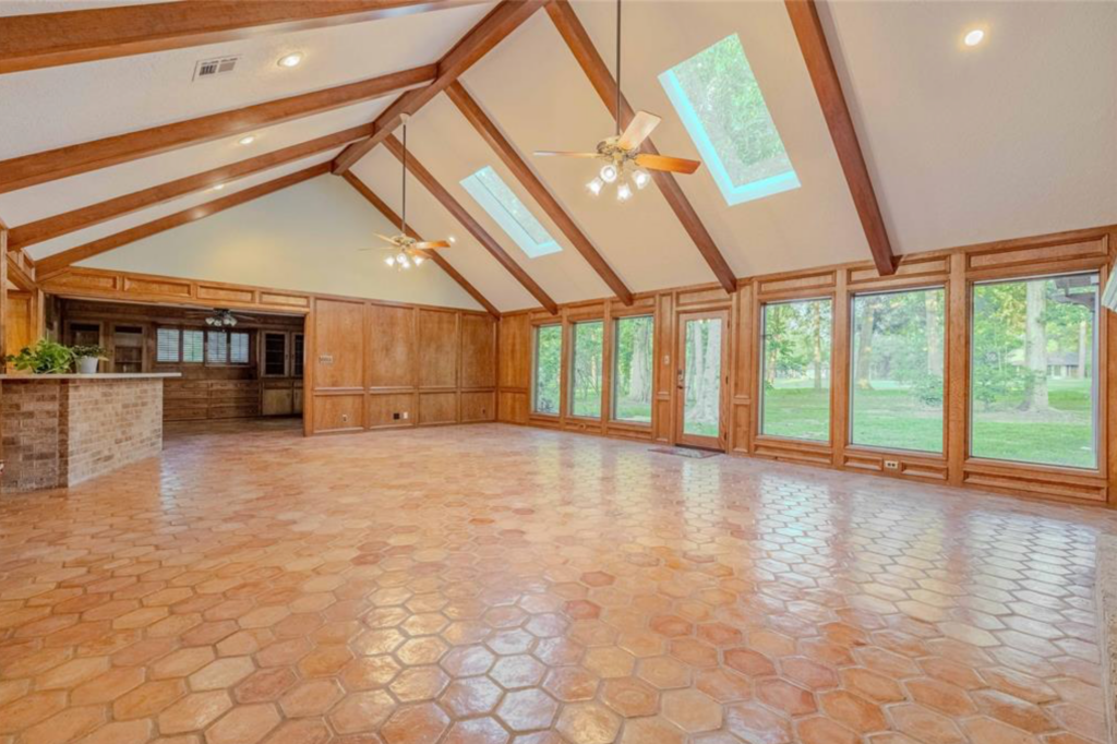 35 Winged Foot Drive: An Impressive Home in Panorama Village - Lake ...